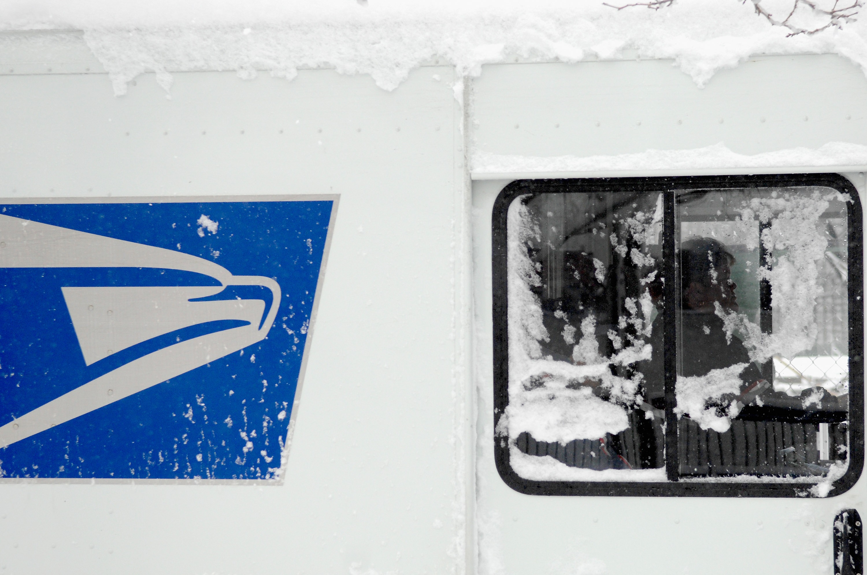 Weather not stopping USPS mail carriers | ksdk.com