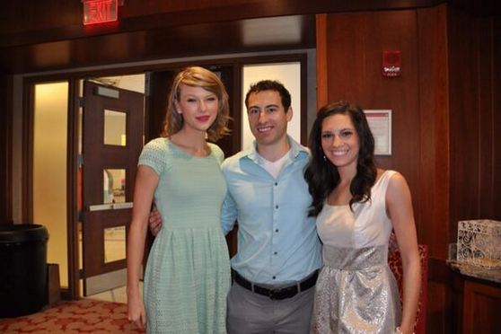 Taylor Swift surprises fan at bridal shower | ksdk.com