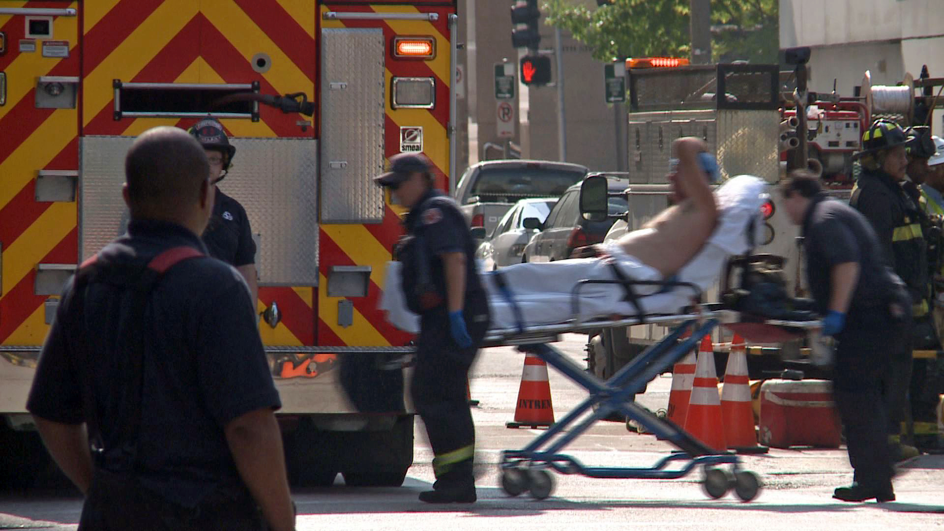 1 injured after downtown manhole explosion | ksdk.com