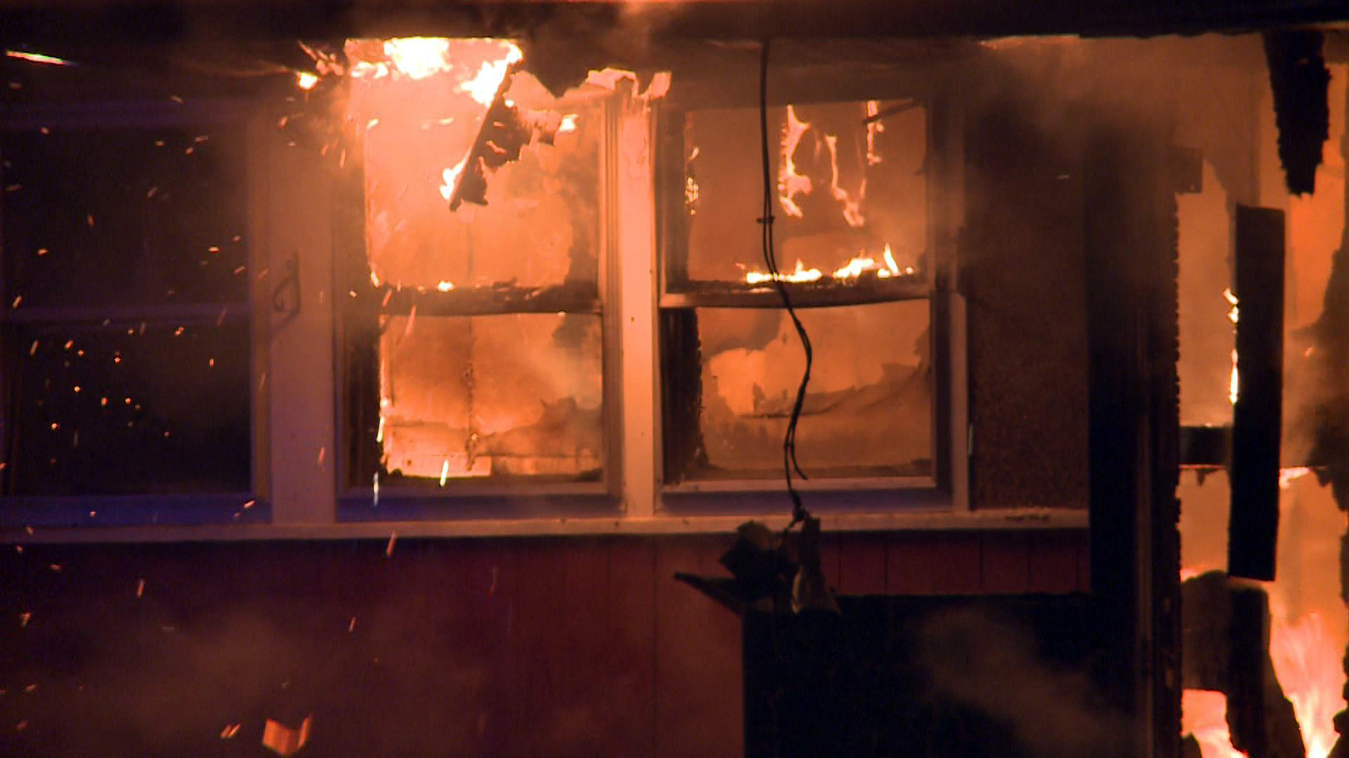 2-alarm fire destroys Cahokia home | ksdk.com