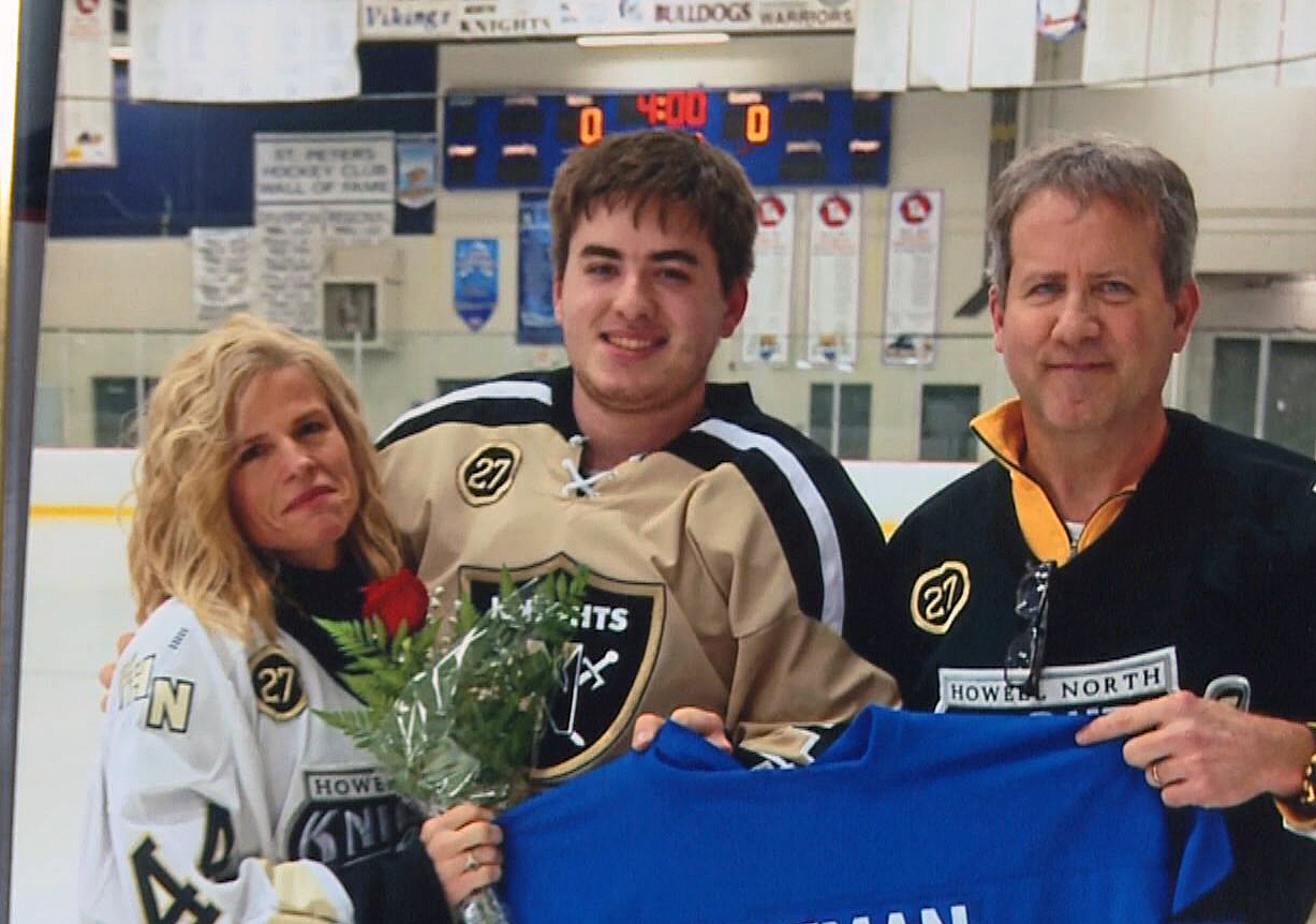 Teen playing hockey to honor his brother | ksdk.com
