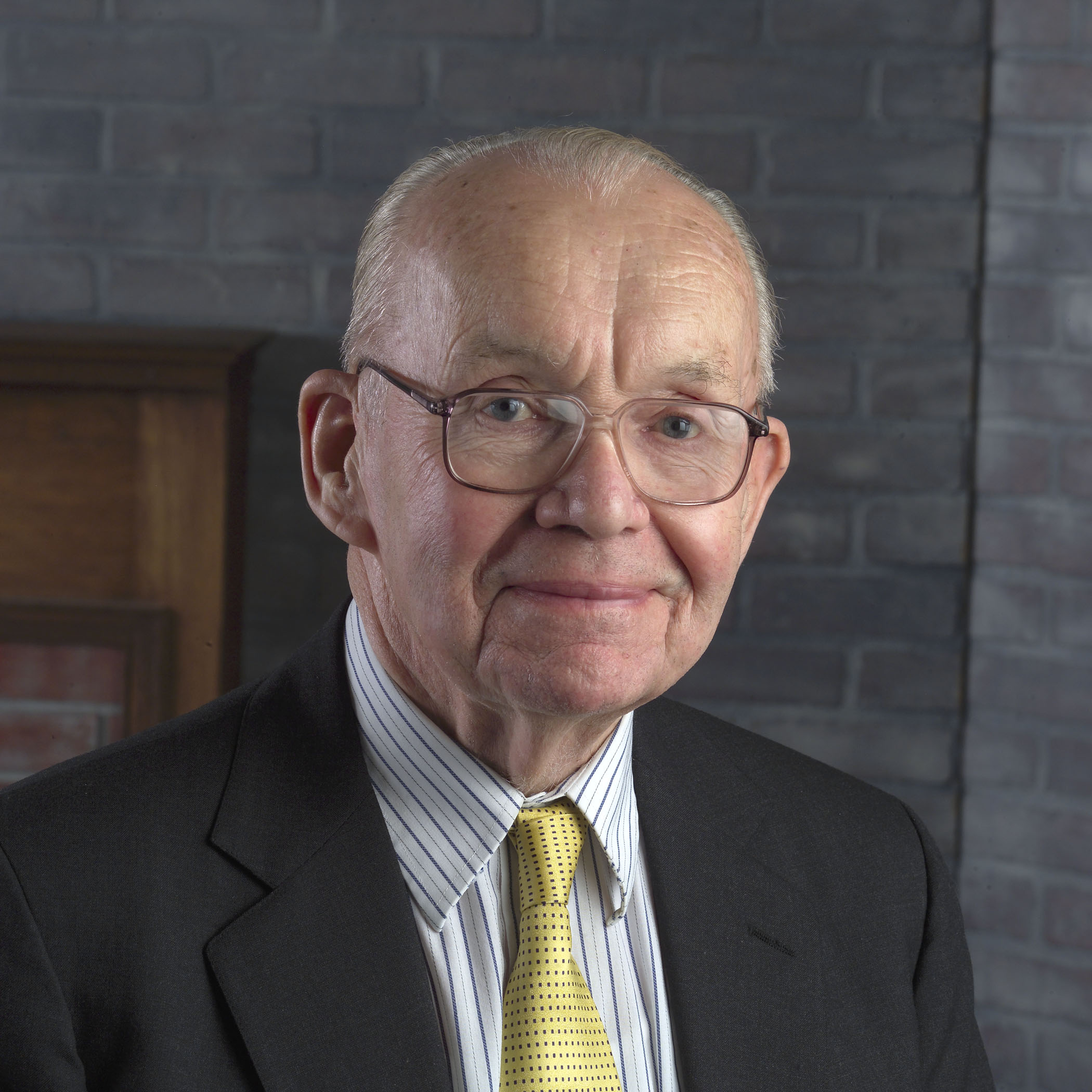 Former 'Donnybrook' host Martin Duggan dies | ksdk.com