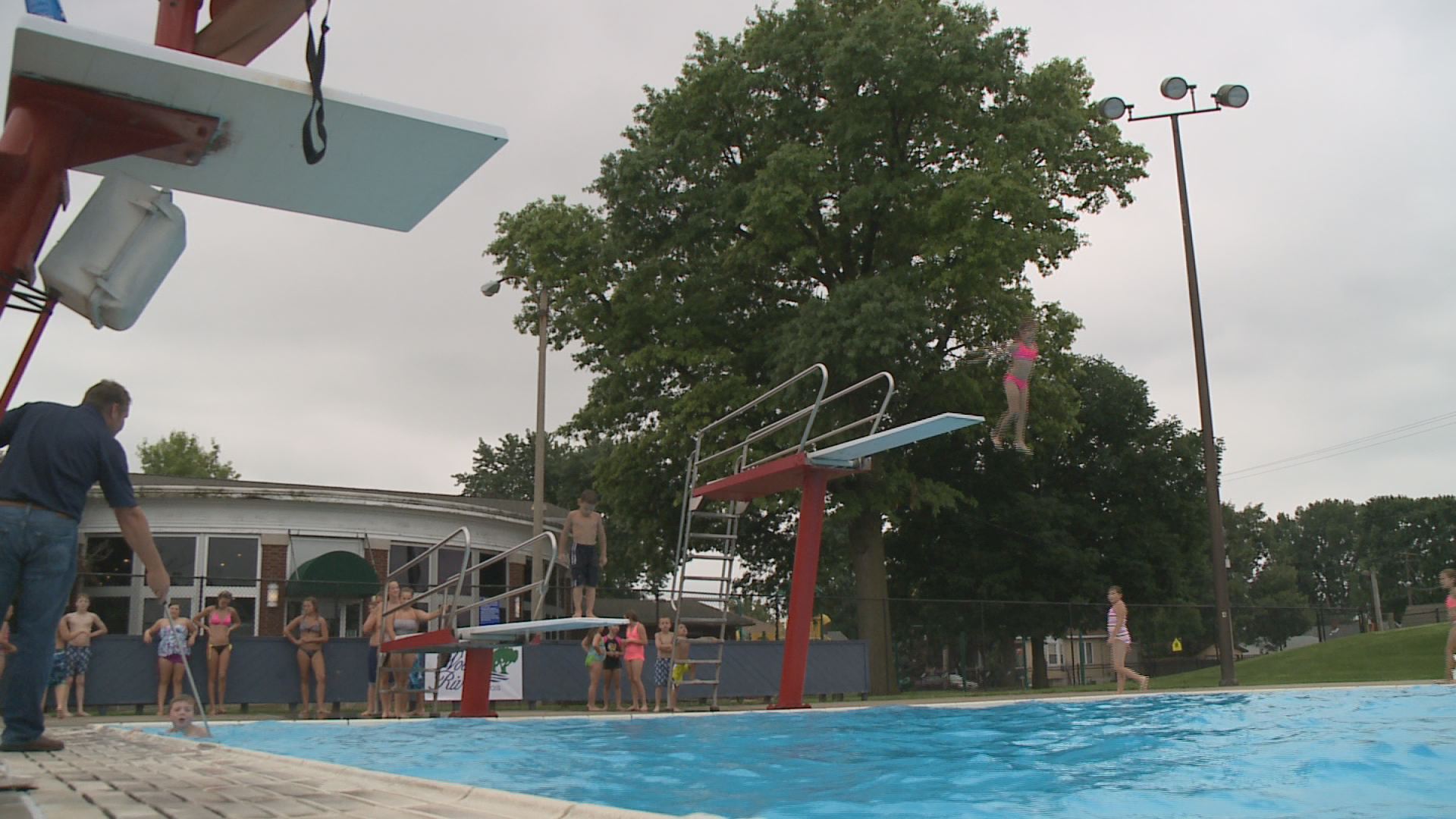 Splash around at Wood River Parks and Recreation | ksdk.com