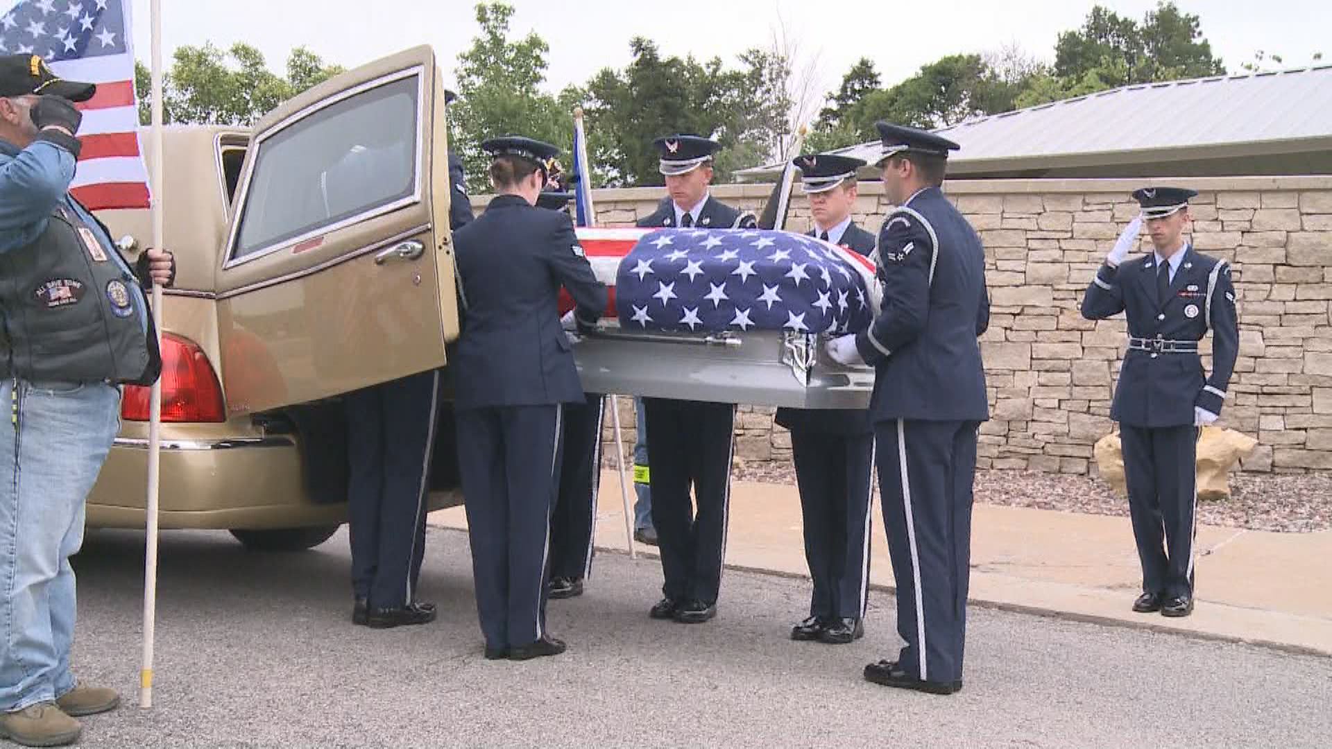 Fallen Vietnam Airman Laid To Rest 45 Years Later Ksdk