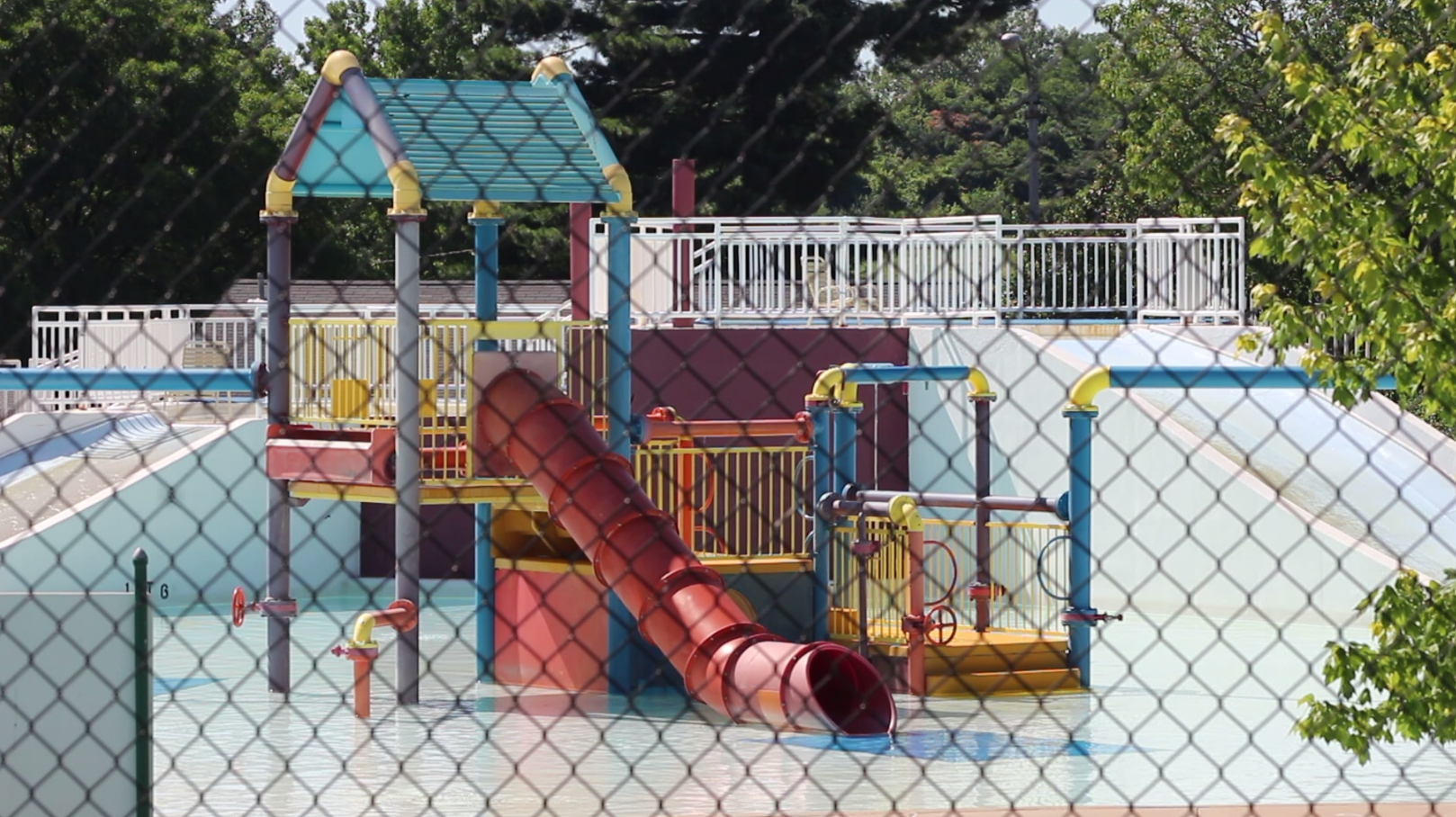 Florissant pool reopens after closure due to bacteria | ksdk.com