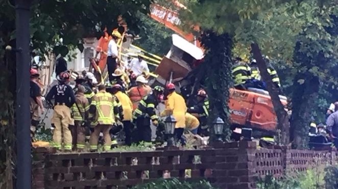 Worker rescued after Ladue chimney collapse | ksdk.com