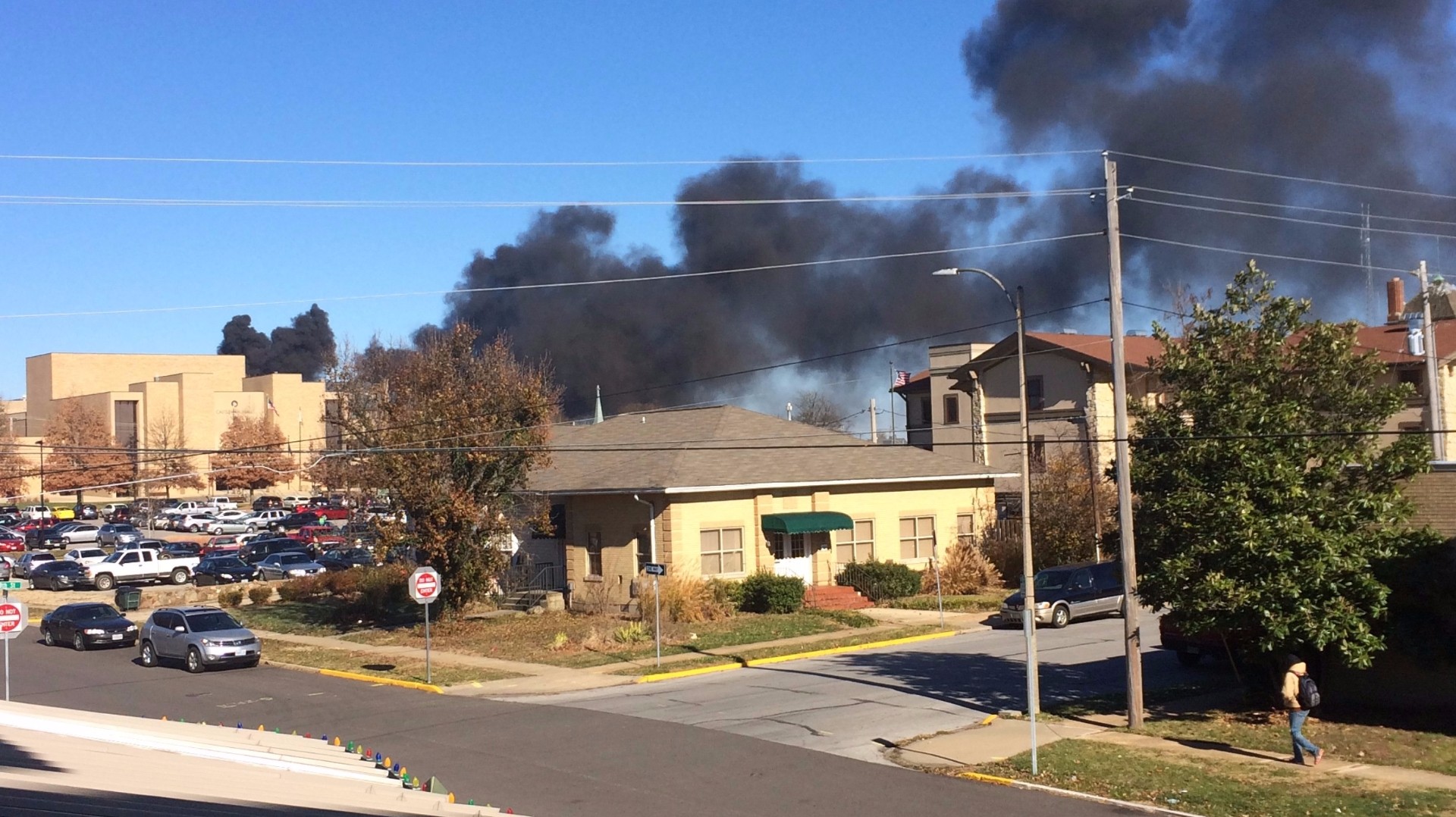 Fire sparks on roof of Missouri S&T's Emerson Hall | ksdk.com