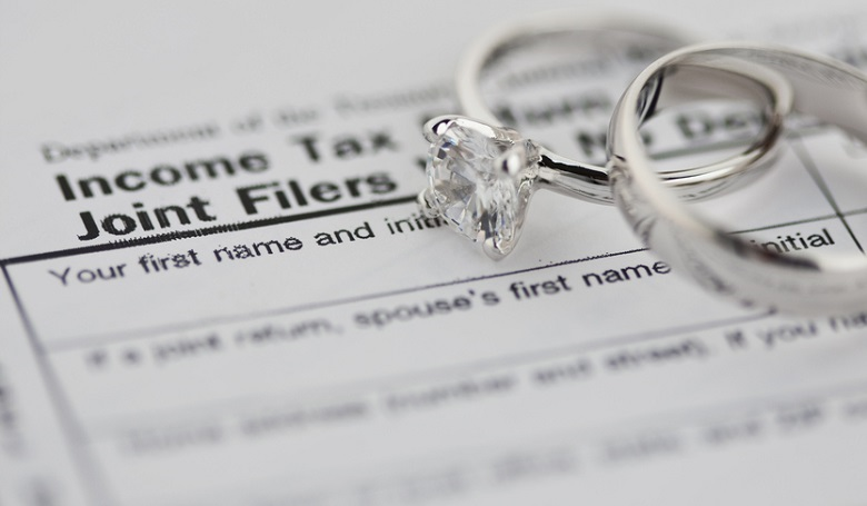 Married Filing Taxes Jointly vs. Married Filing Separately | wfmynews2.com