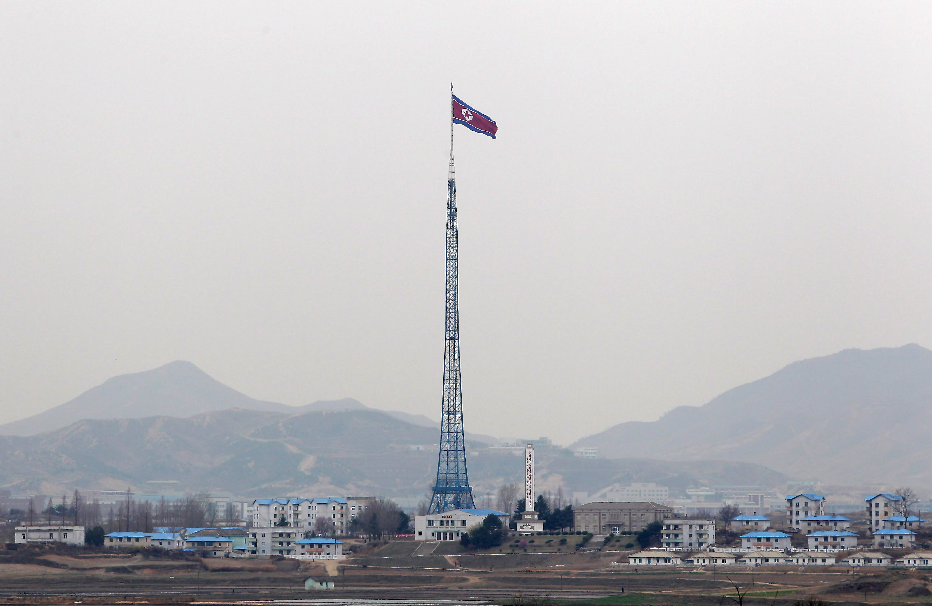 5 On Your Side's Rene Knott visits DMZ between Korea | ksdk.com