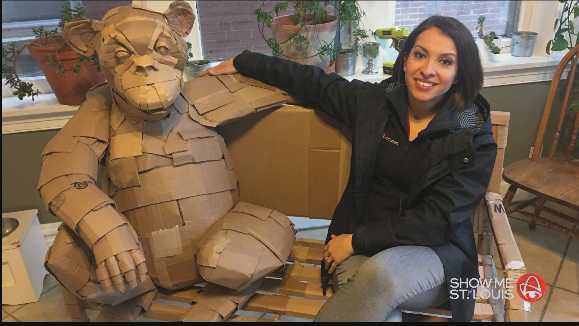 St. Louis artist creates elaborate animals out of cardboard | ksdk.com